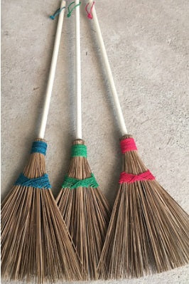 Ekel Broom plastic – Etcetera Maldives - Tin :1104460GST501